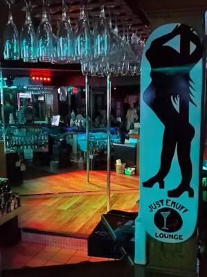 Just Enuff Lounge ️