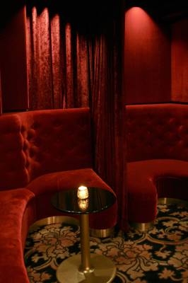 Red Lips Nachtclub, Bar Und Cabaret In Zürich ️