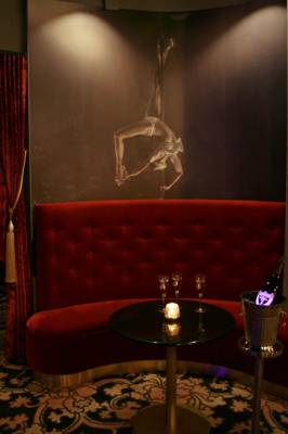 Red Lips Nachtclub, Bar Und Cabaret In Zürich ️