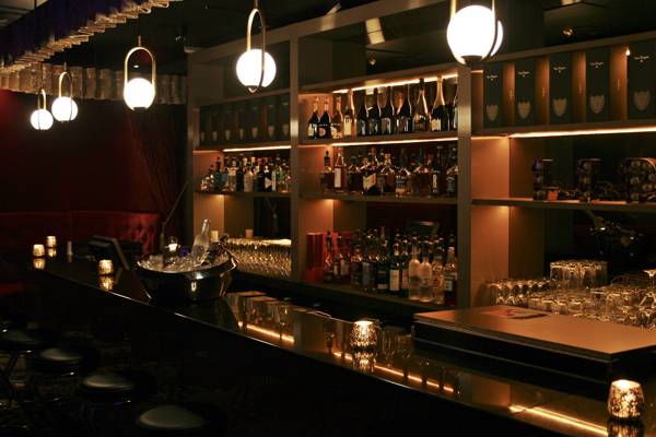 Red Lips Nachtclub, Bar Und Cabaret In Zürich ️